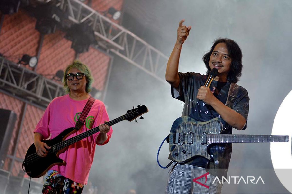 Grup musik Gigi tampil di Singaraja Fest 2023 - ANTARA News