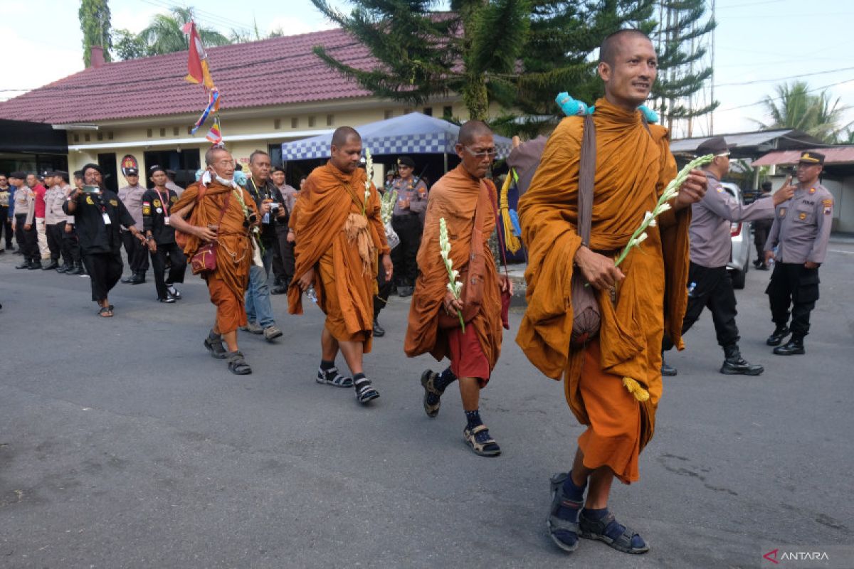 Ritual Thudong rute terakhir Magelang-Borobudur - ANTARA News