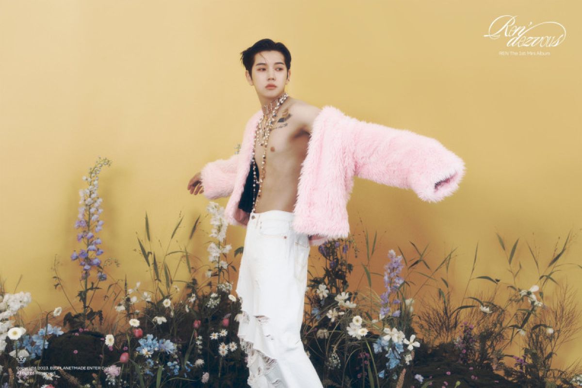 Setelah 11 tahun bersama NU'EST, Ren akhirnya debut jadi solois ...