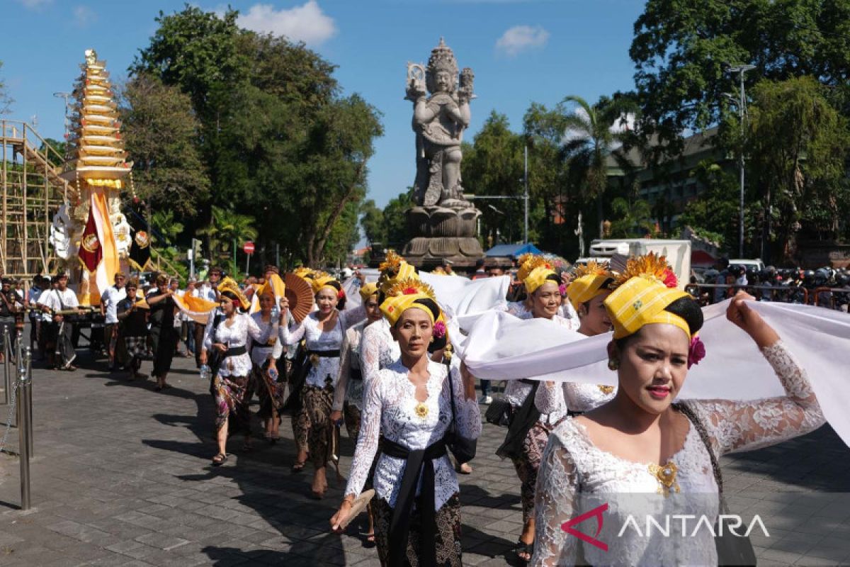 Rangkaian acara Pelebon Raja Denpasar IX - ANTARA News