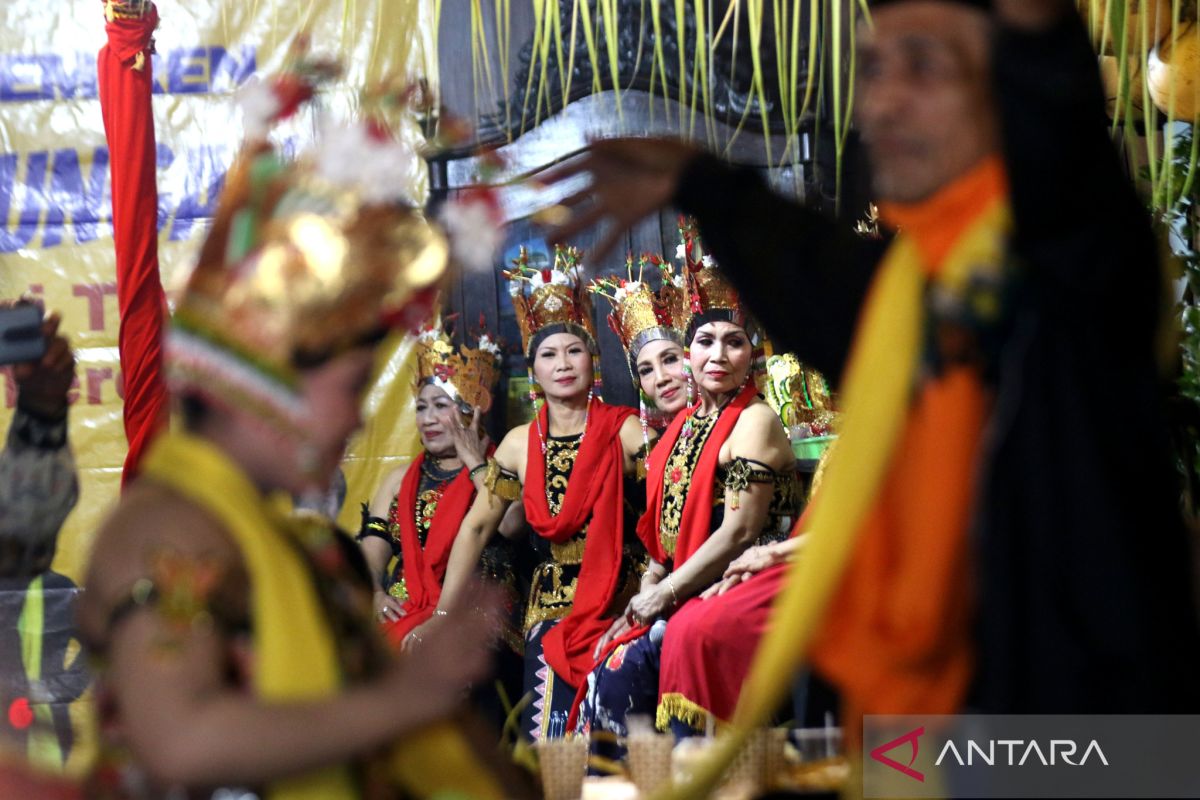 Regenerasi tradisi Gandrung Terop - ANTARA News Jawa Timur