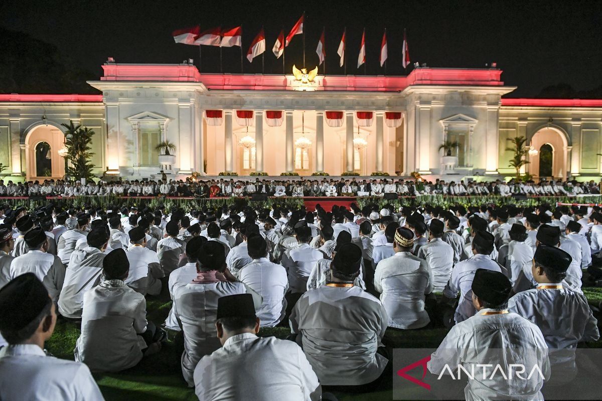 Zikir dan Doa Kebangsaan 78 Tahun RI di Istana Merdeka - ANTARA News