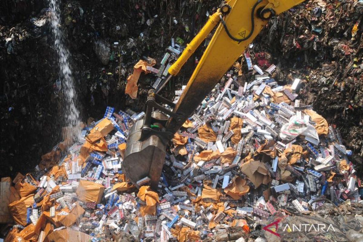 Jutaan batang rokok ilegal dimusnahkan di Kudus - ANTARA News