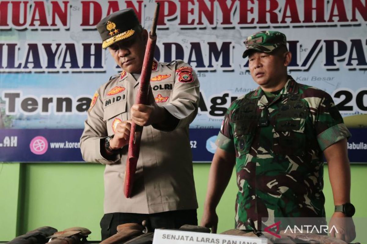 Ratusan senjata api sisa konflik dan perang dunia II dimusnahkan - ANTARA News