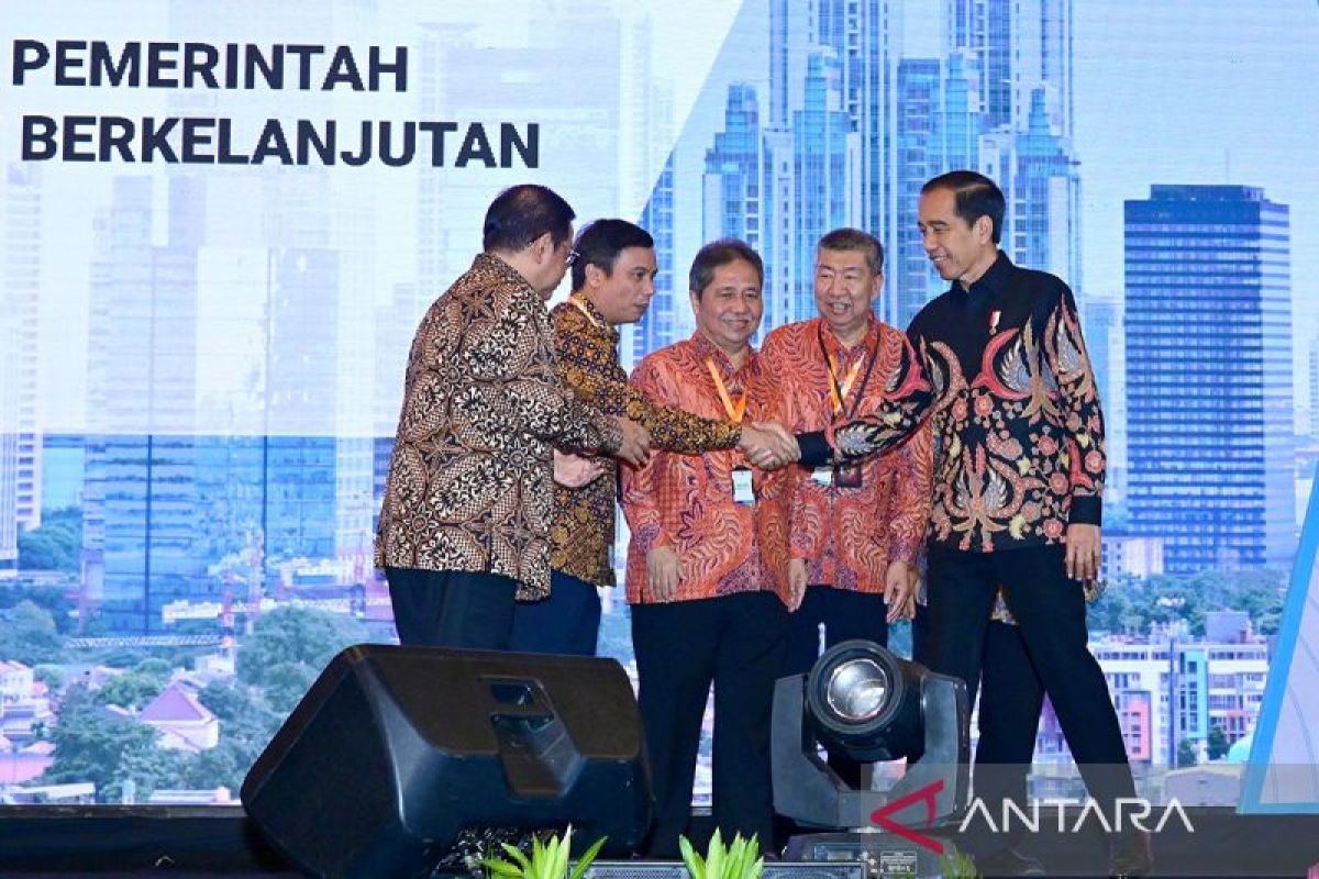 Jokowi: Di dunia sekarang ini proyek terbesar adalah IKN - ANTARA News