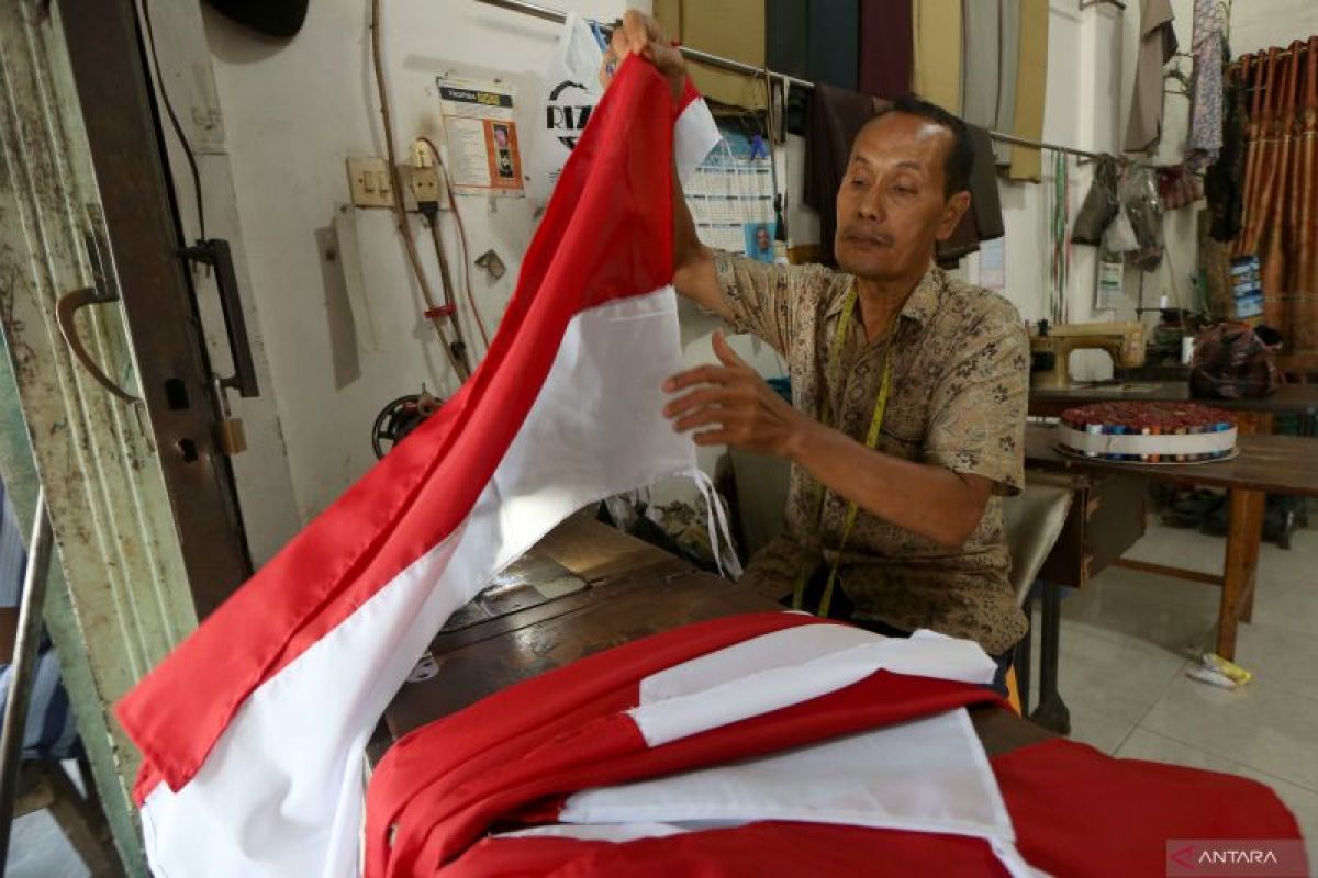 Berapa ukuran proporsional panjang dan lebar Bendera Merah Putih? Ini ...