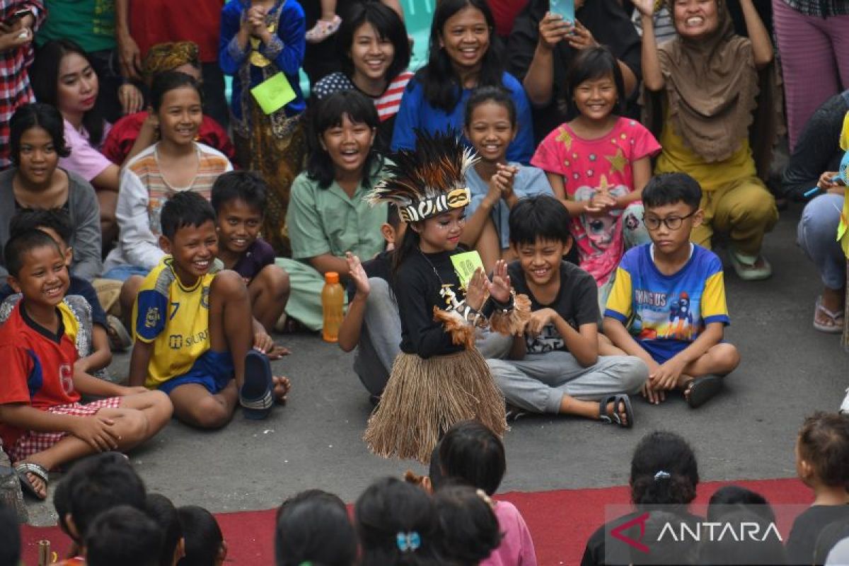Lomba peragaan busana daerah meriahkan HUT RI - ANTARA News
