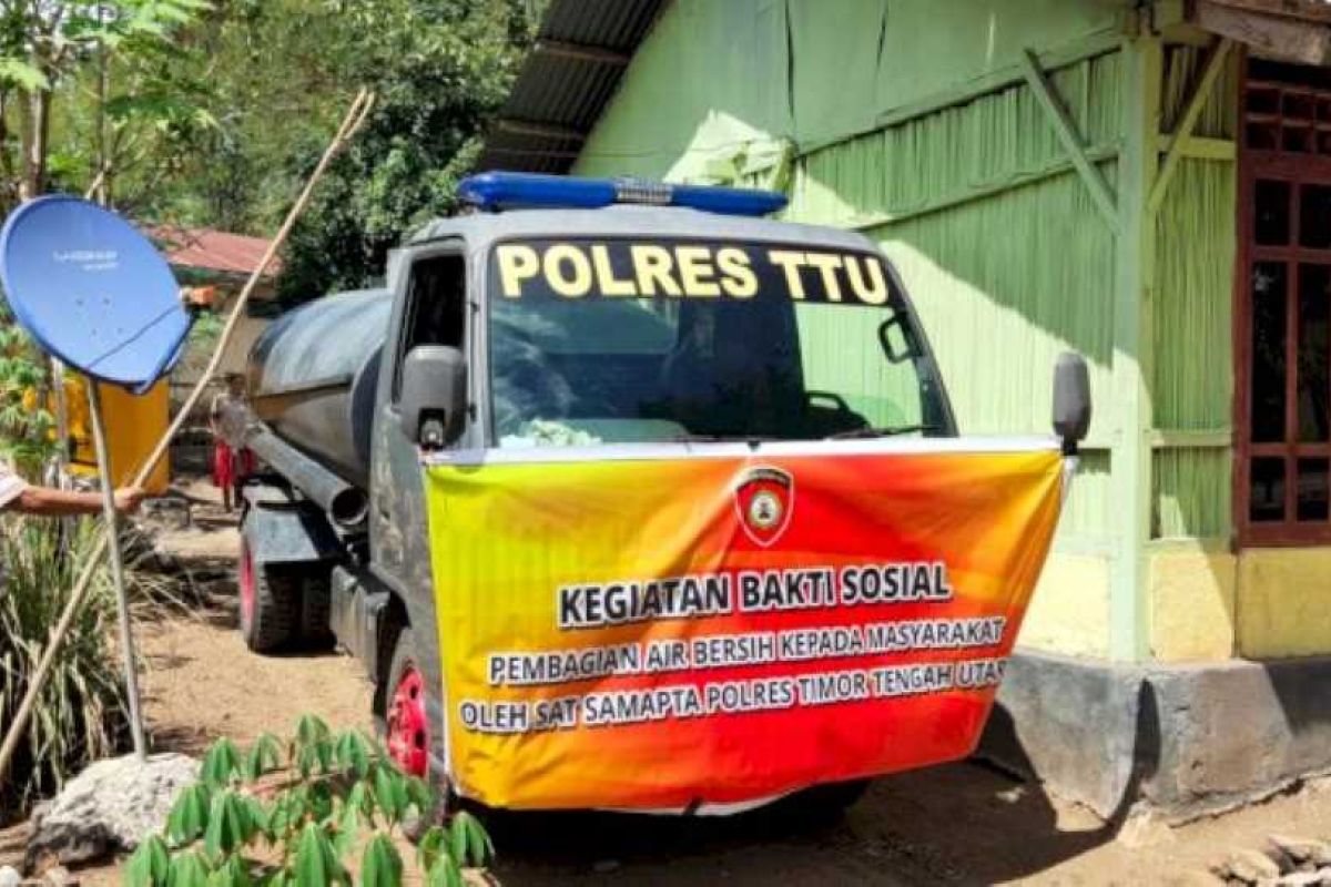 Polres TTU salurkan bantuan air bersih ke empat desa - ANTARA News Kupang