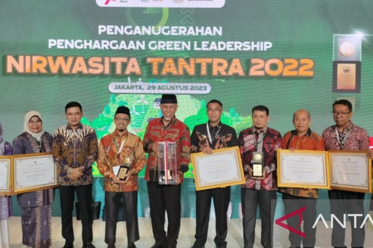 Pemprov Sumbar dan Gubernur Mahyeldi Raih Penghargaan Nirwasita Tantra 2022 - ANTARA Sumbar