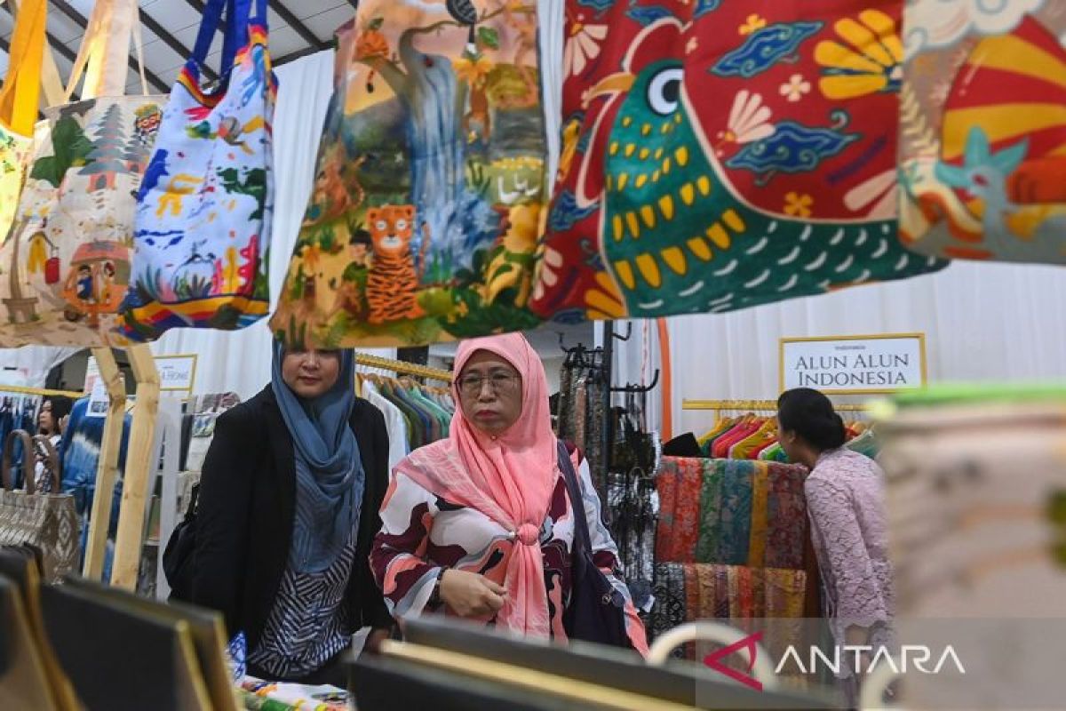 Pembukaan ASEAN Weekend Market - ANTARA News