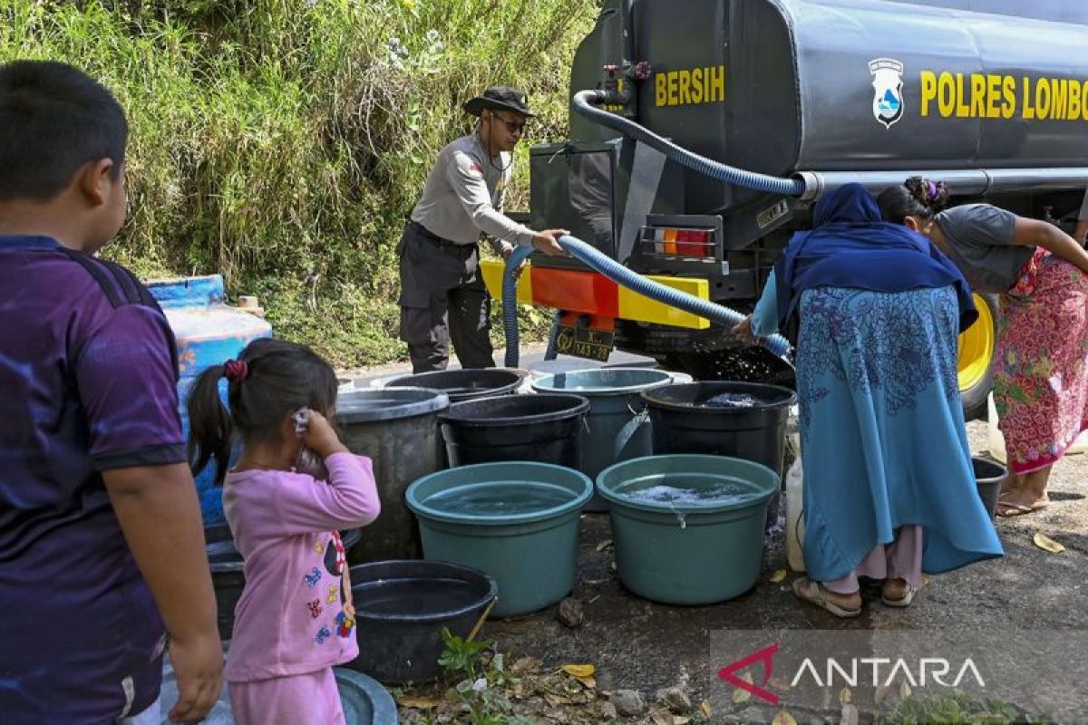 Air bersih untuk masyarakat terdampak kekeringan - ANTARA News