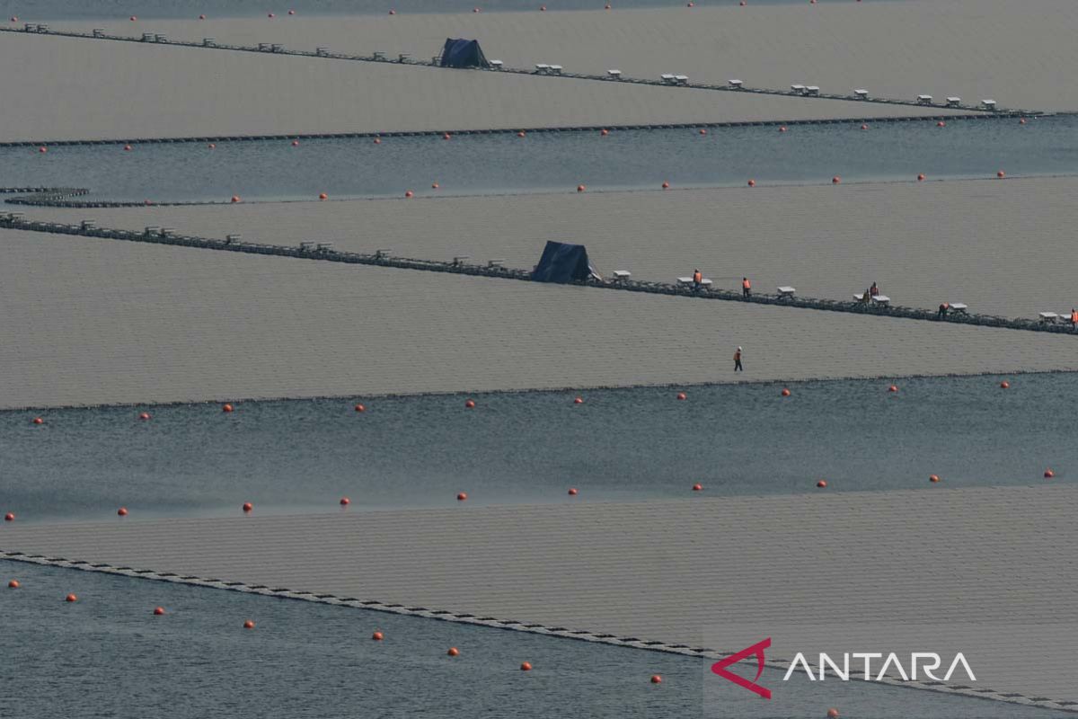 PLTS terapung Waduk Cirata siap diresmikan - ANTARA News