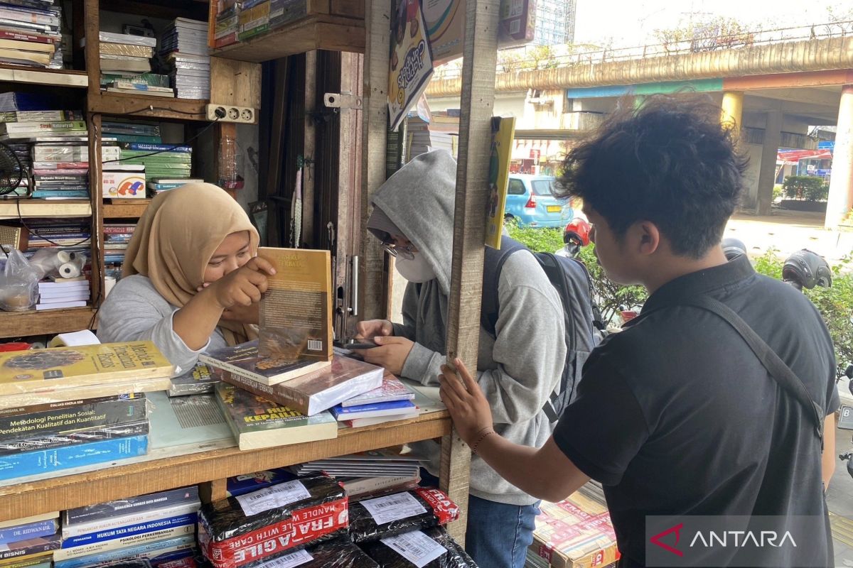 Kisah Pasar Kwitang yang kini jadi tempat "thrifting" buku anak muda - ANTARA News