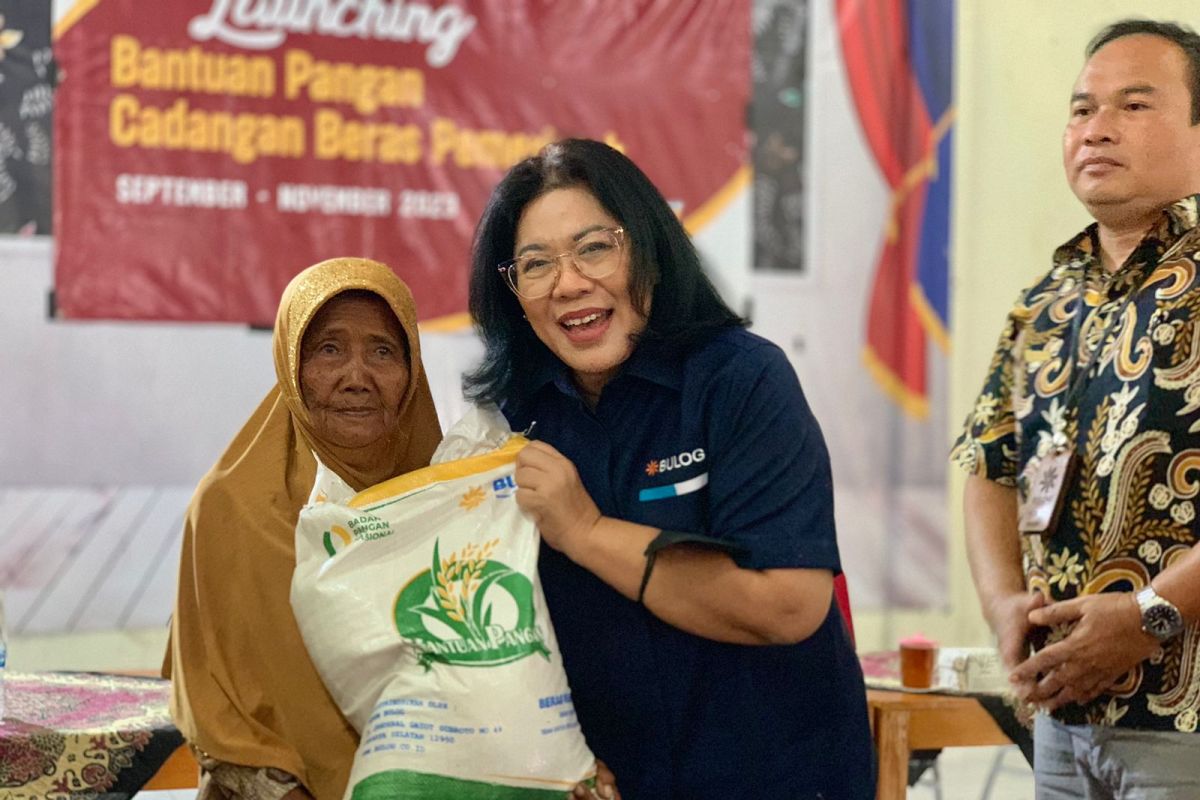 Bulog mulai menyalurkan bantuan pangan beras tahap II di Sleman - ANTARA News Yogyakarta ...