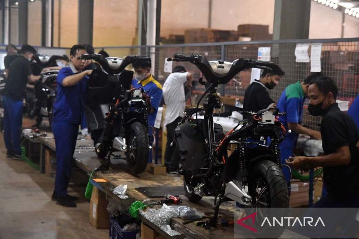 Yuk intip produksi sepeda motor listrik nasional di Citereup - ANTARA News