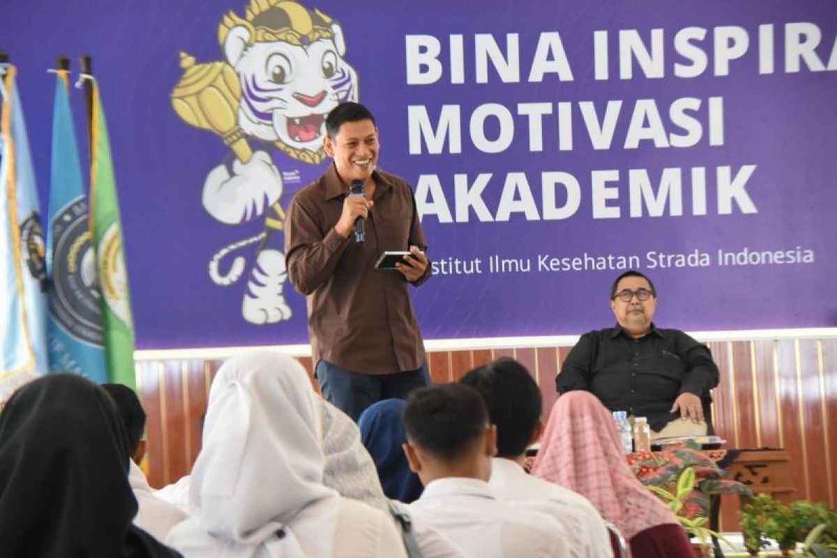 Wali Kota Kediri bagi tips hadapi tantangan baru bagi mahasiswa ... Wali Kota Kediri bagi tips hadapi tantangan baru bagi mahasiswa ...
