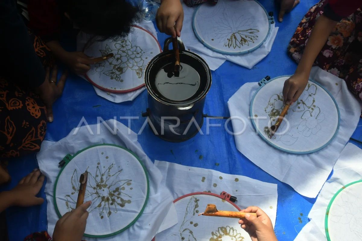 Belajar membatik di Kampung Batik Cibuluh Bogor - ANTARA News Megapolitan