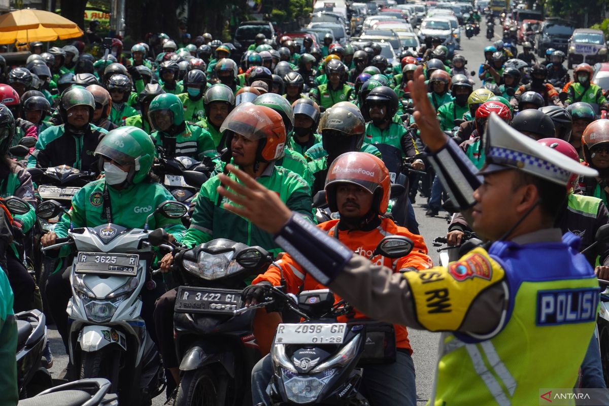Demo Ojol hari ini di depan istana, ini tuntutannya! - ANTARA News Jawa Barat