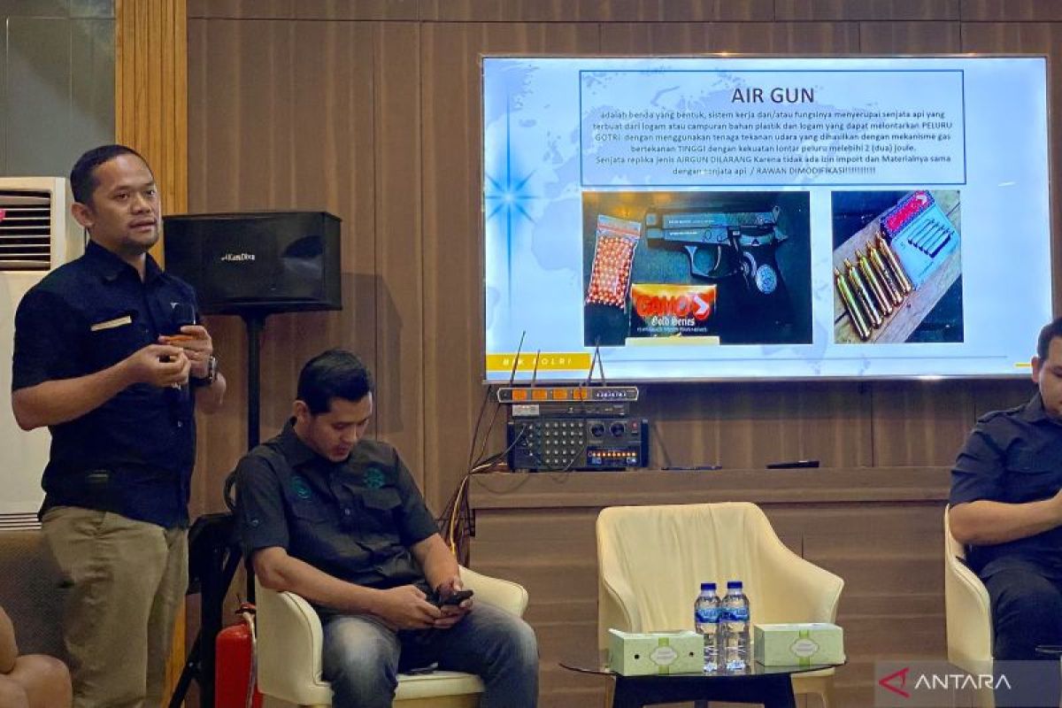 Polri wajibkan senjata "airsoft gun" miliki tanda oranye permanen ...