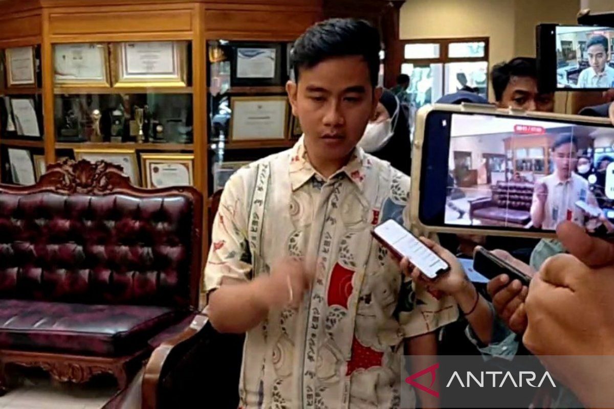 Gibran pastikan tidak akan intervensi konflik keraton - ANTARA News ...