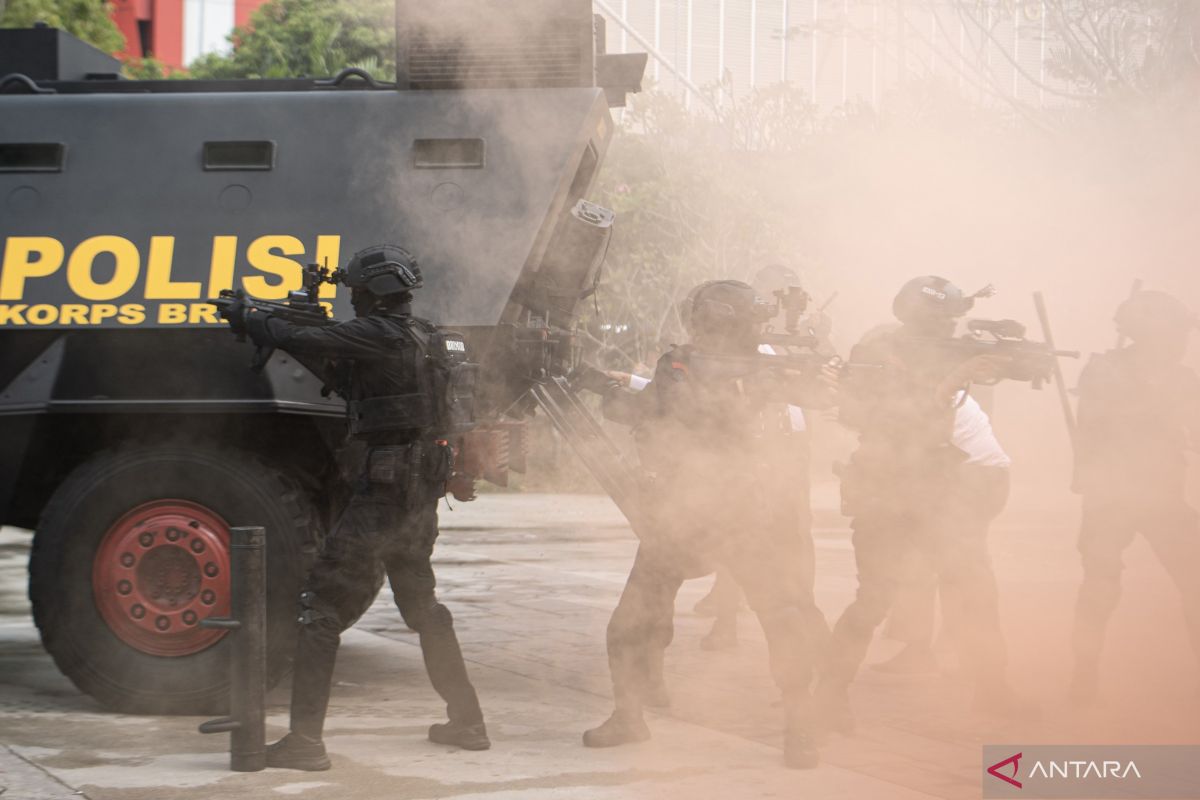 Simulasi pengamanan pilkada di Palembang - ANTARA News