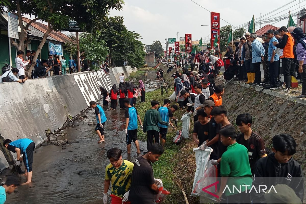 Bantul gerakkan santri aksi bersih sungai cegah pencemaran makin buruk - ANTARA News