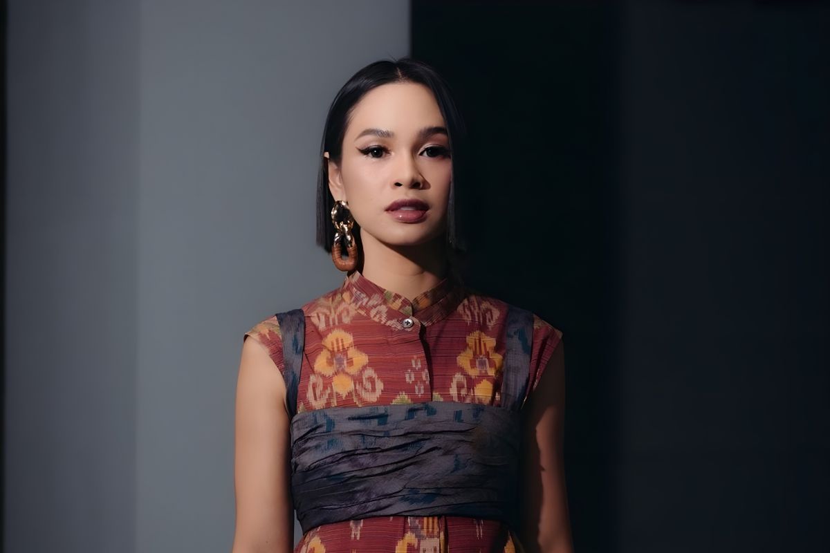 Miliki rambut tipis, Andien Miliki rambut tipis, Andien