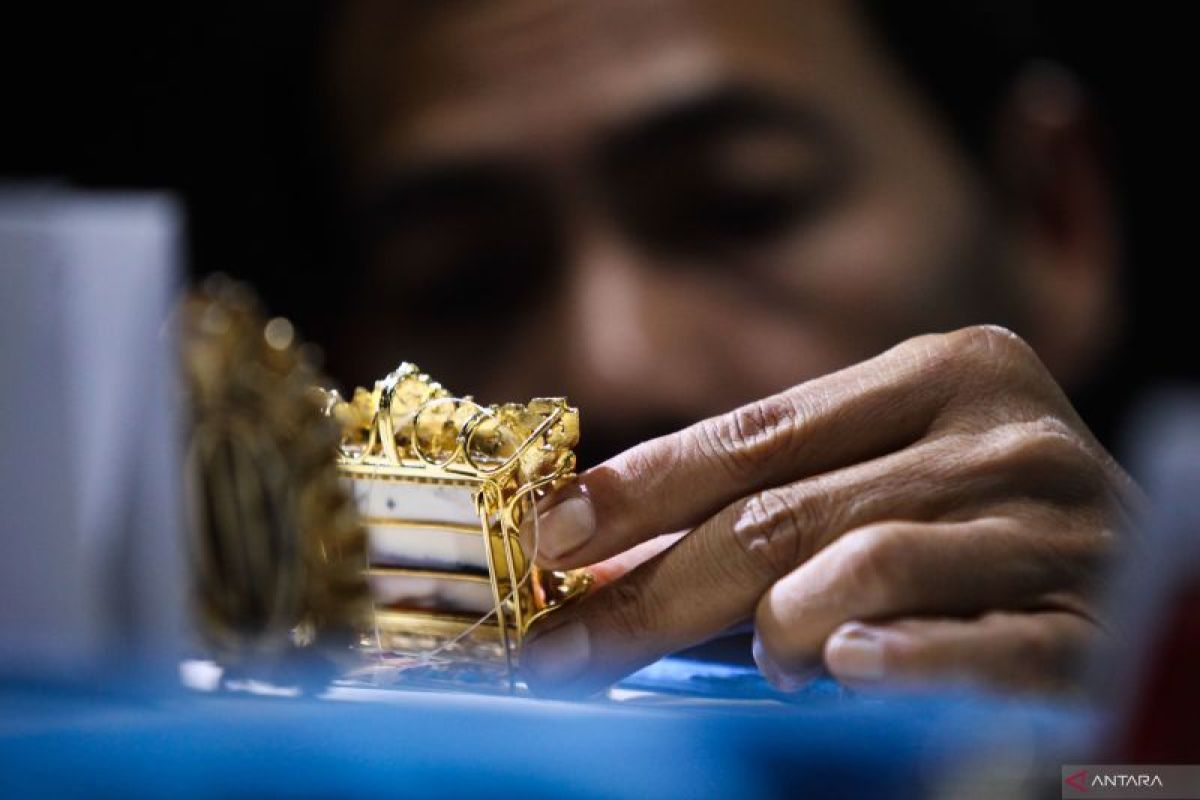 Kontes batu mulia di Surabaya - ANTARA News Jawa Timur