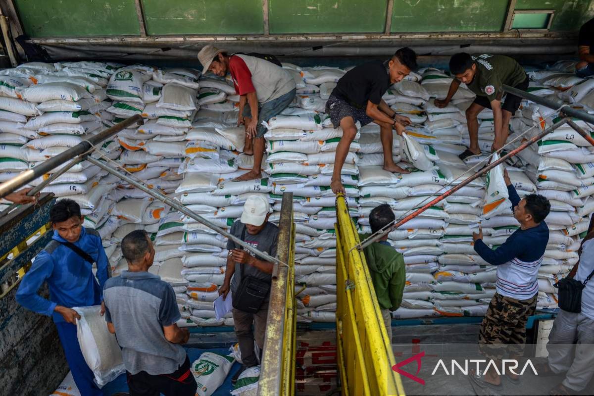 Cadangan beras Bulog aman - ANTARA News Jawa Barat