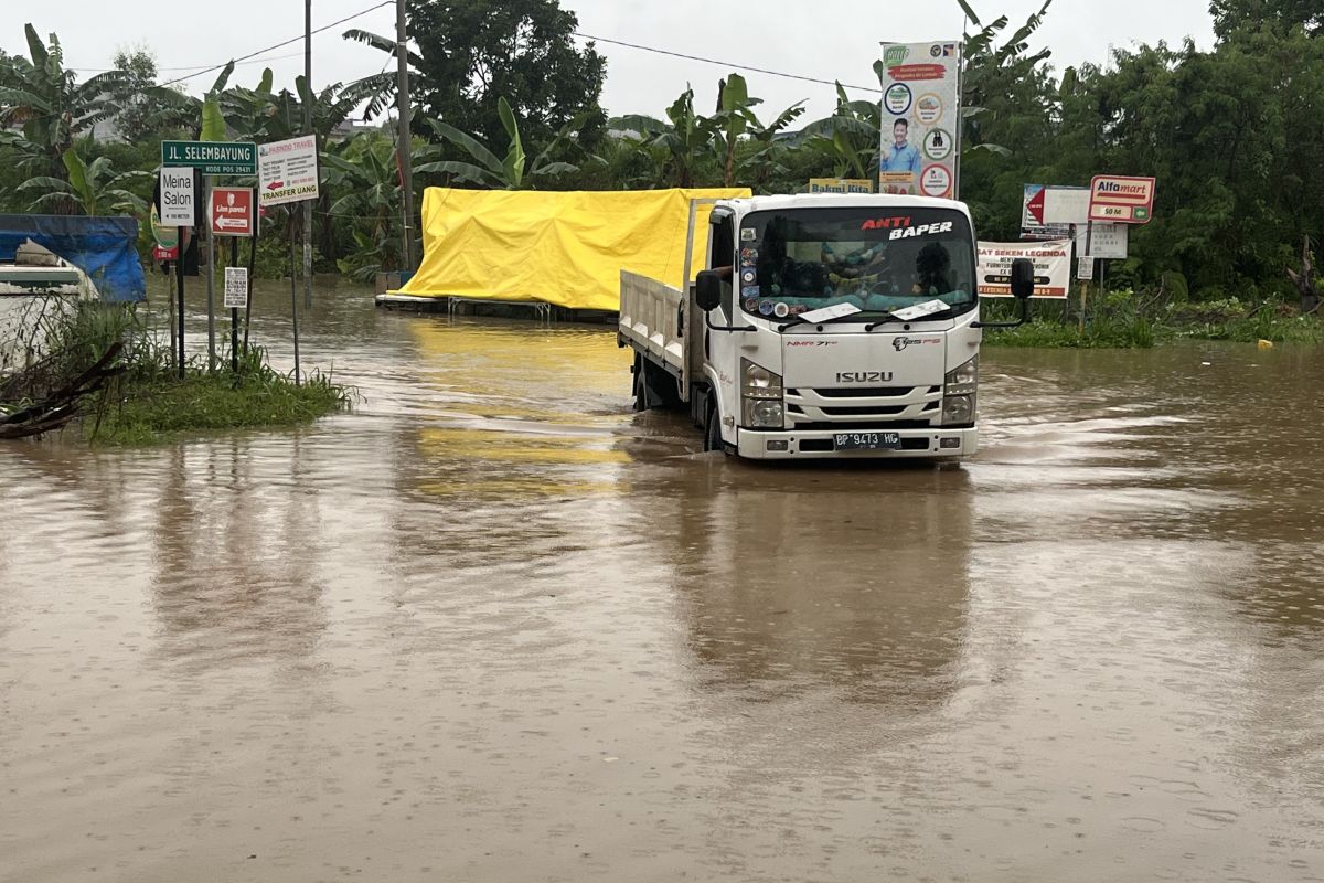 Pemkot Batam siagakan tiga alat berat antisipasi banjir - ANTARA News ... Pemkot Batam siagakan tiga alat berat antisipasi banjir - ANTARA News ...