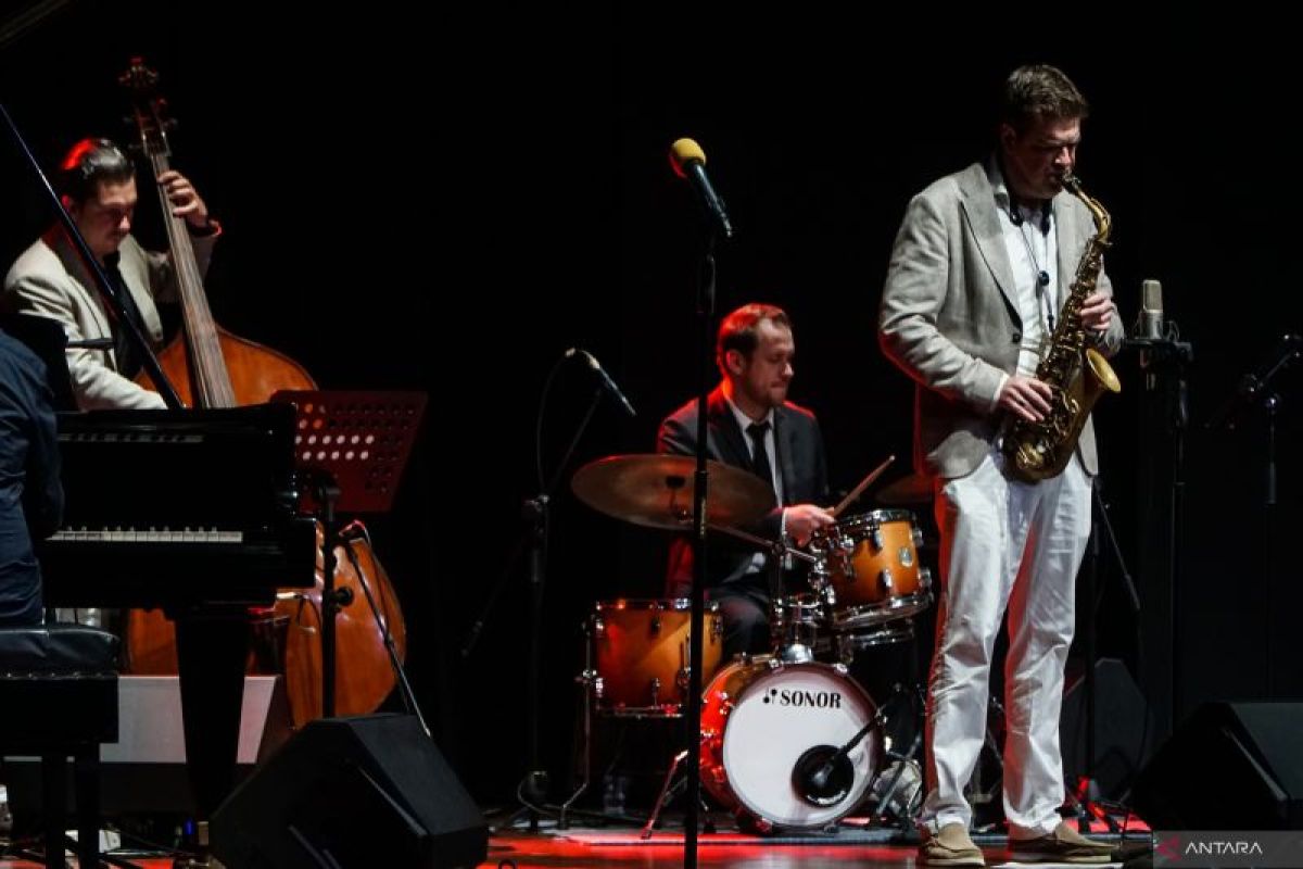 Saksofonis Belanda Tom van der Zaal promosikan album terbaru Sketchbook ...