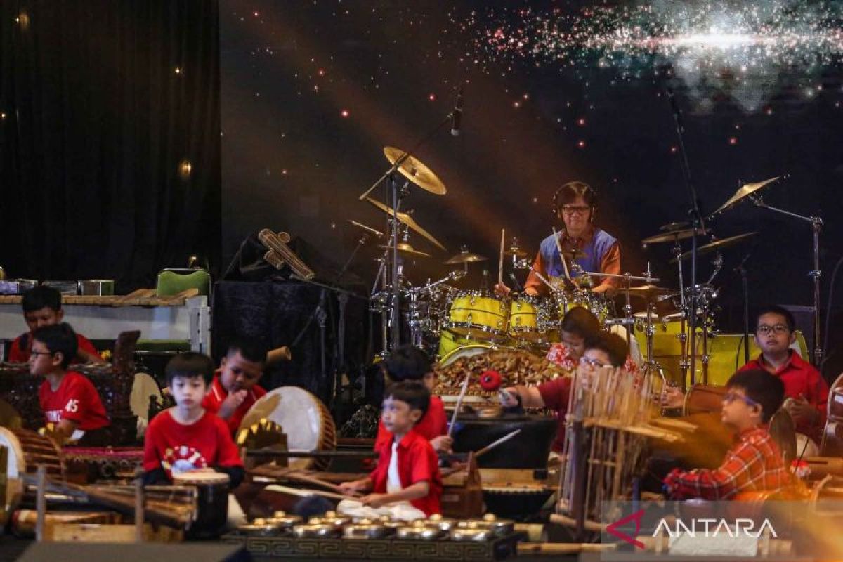 Pemecahan rekor permainan musik perkusi daerah - ANTARA News
