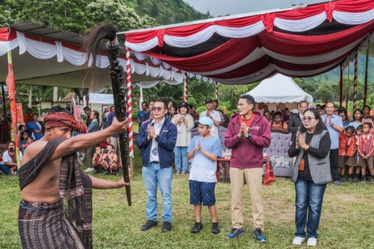 Kunjungan Menparekraf di Desa Meat - ANTARA News Sumatera Utara