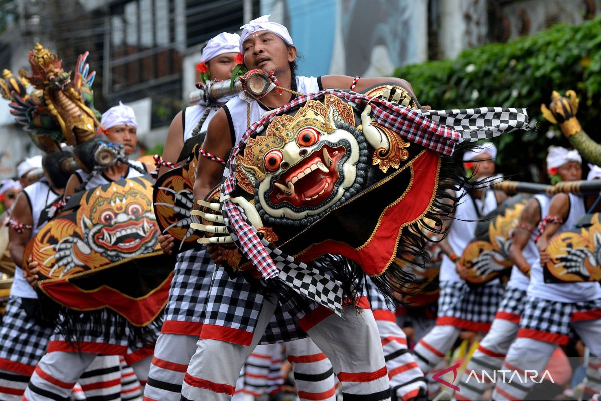 Parade Budaya HUT ke-530 Kabupaten Tabanan Bali - ANTARA News Bali