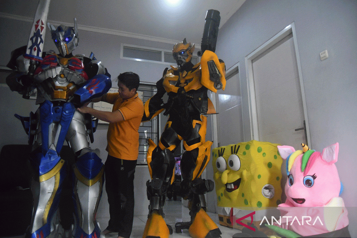 Penyewaan kostum cosplay dan badut di Kota Bogor - ANTARA News Megapolitan