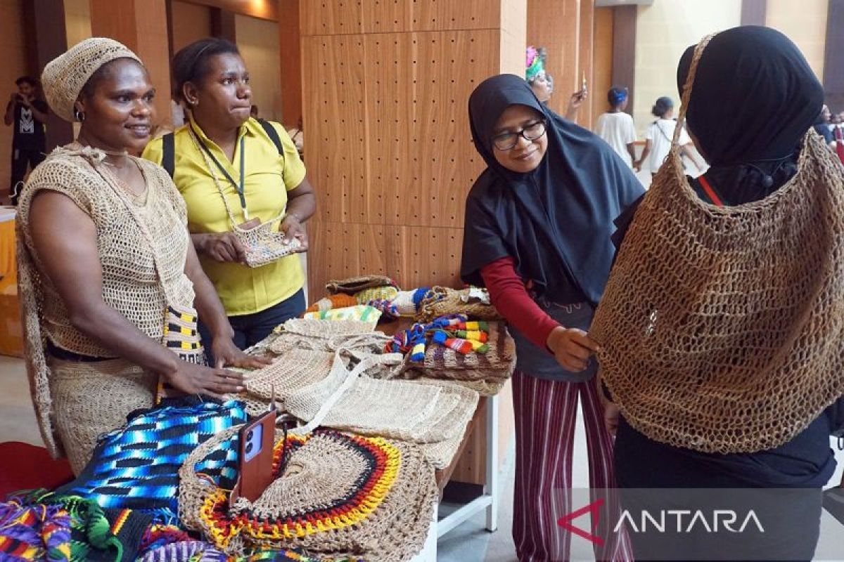 Aturan penggunaan noken dalam atribut ASN Papua Barat daya - ANTARA News