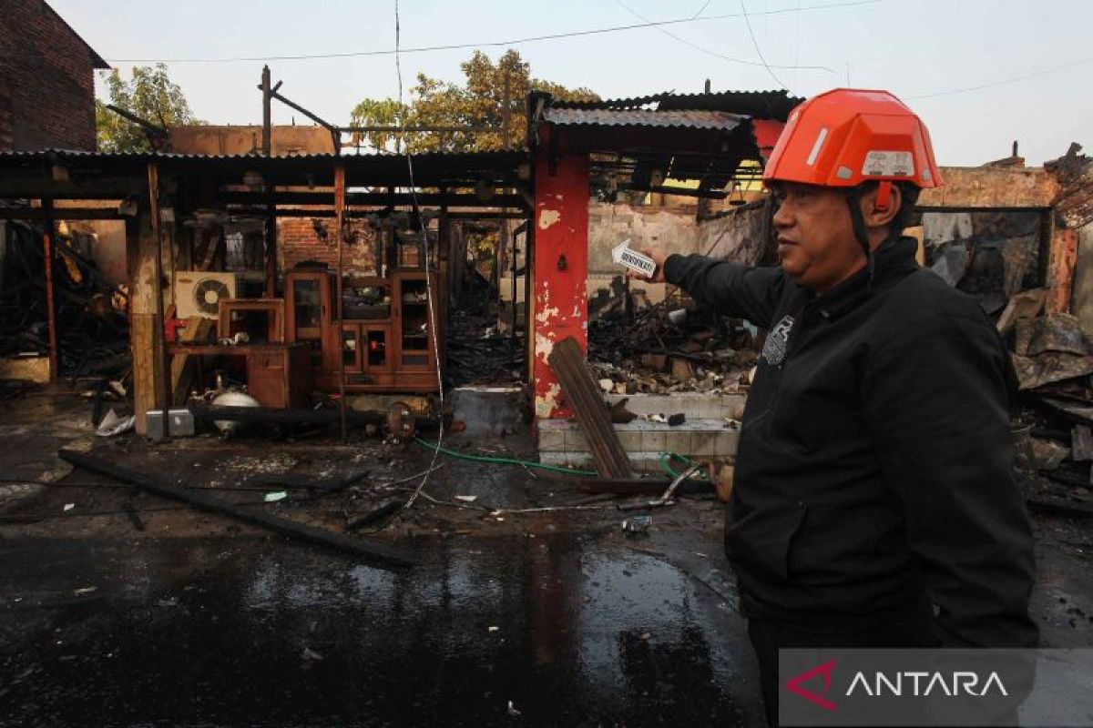 Kebakaran pertokoan di Surabaya - ANTARA News