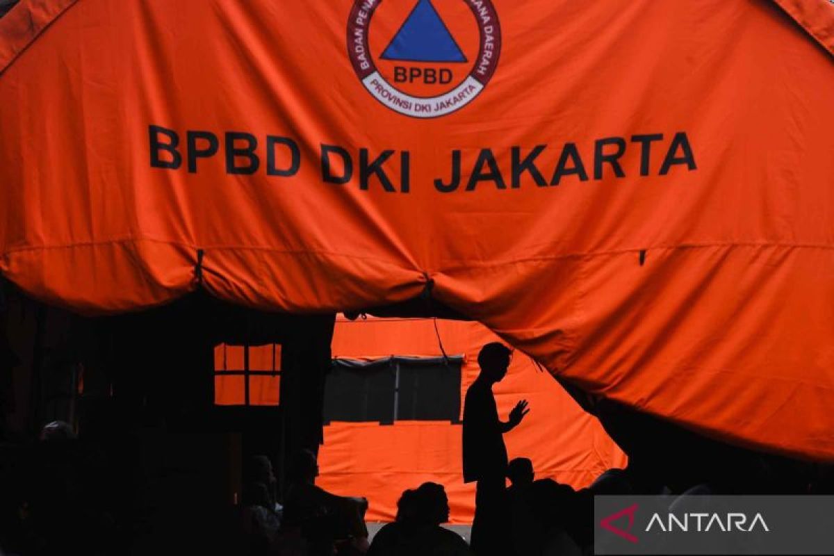 Korban kebakaran Manggarai masih berada di tenda pengungsian - ANTARA News Korban kebakaran Manggarai masih berada di tenda pengungsian - ANTARA News