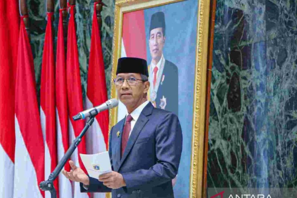 Heru perintahkan camat dan lurah keliling wilayah setiap pagi dan sore ... Heru perintahkan camat dan lurah keliling wilayah setiap pagi dan sore ...