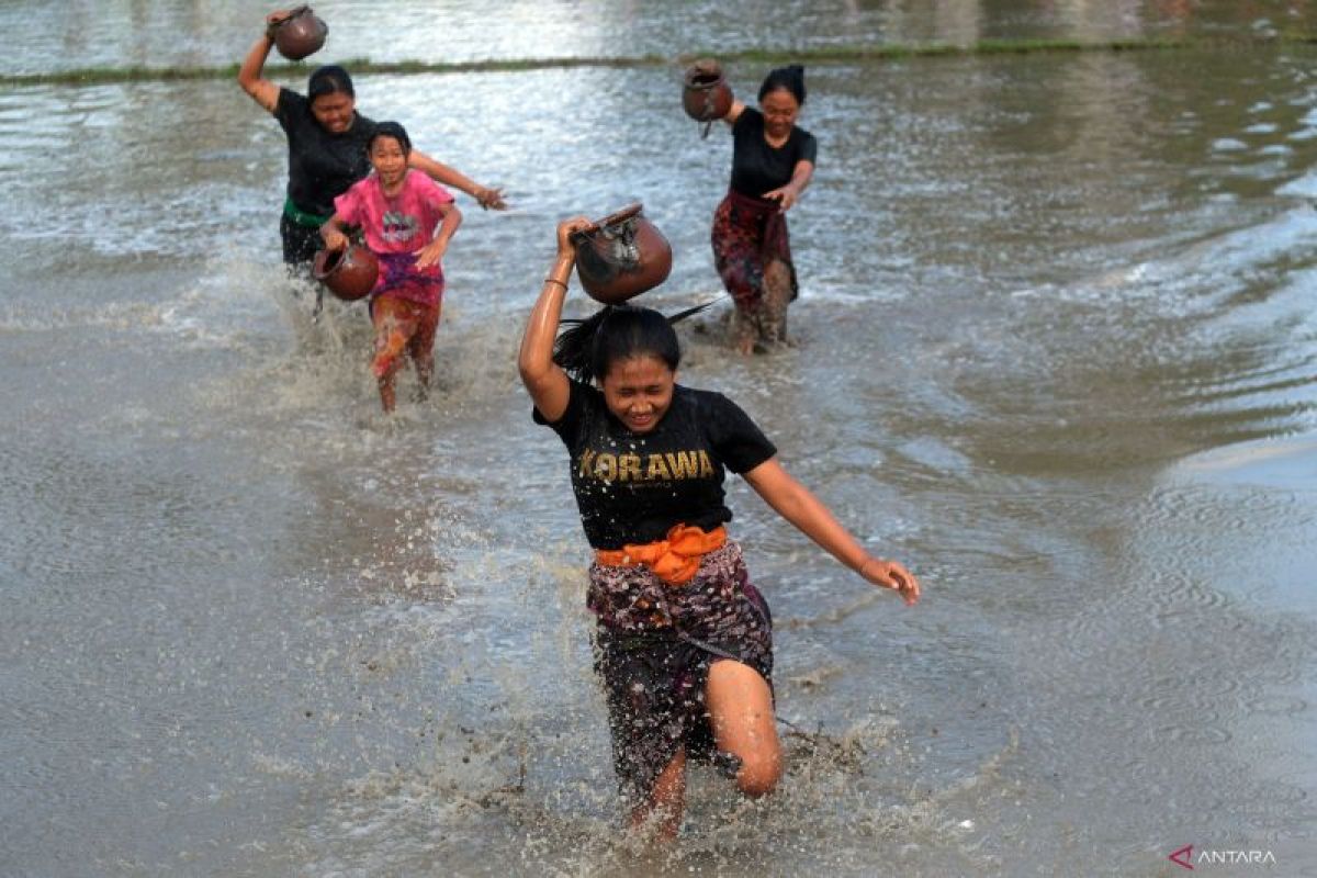 Festival Air Suwat di Gianyar - ANTARA News
