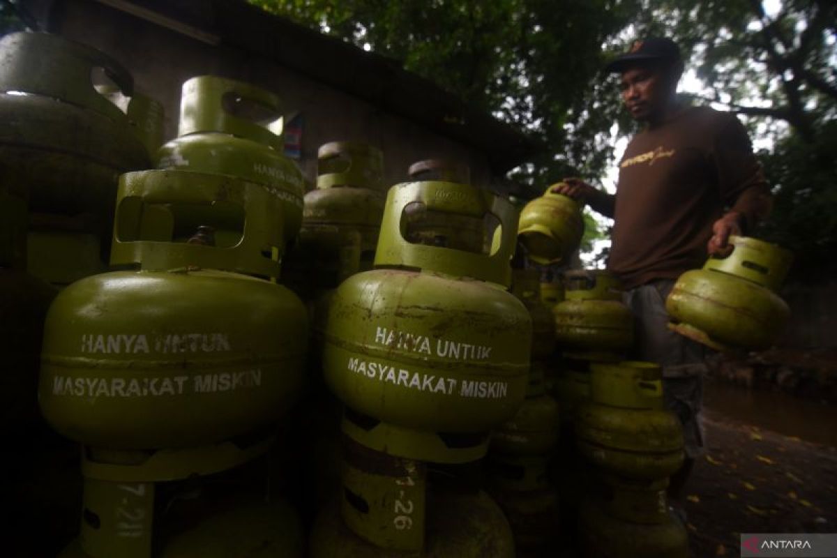 Aturan baru pembelian gas melon subsidi - ANTARA News