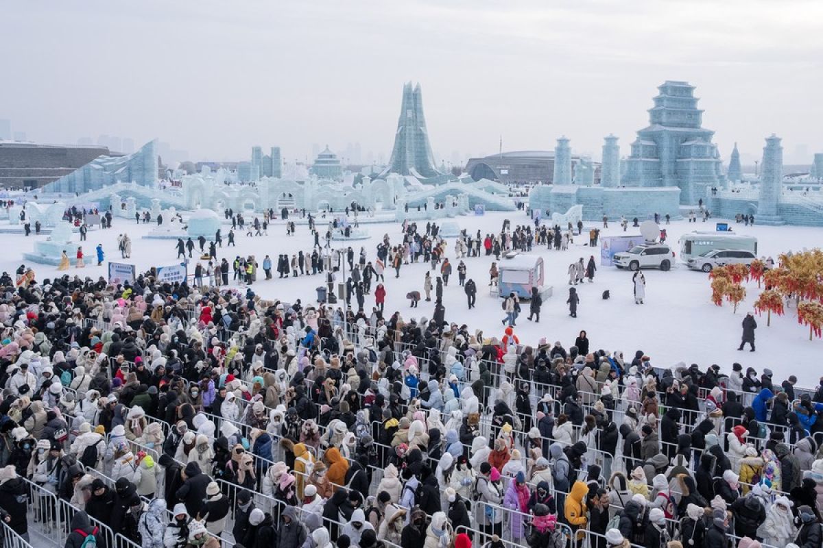 Kota es Harbin China rekam lonjakan wisata saat liburan Tahun Baru ...