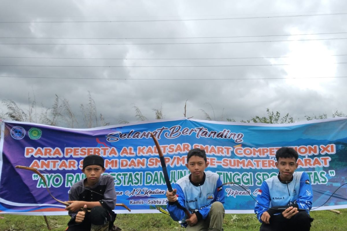 Santri Thawalib Padang Panjang menangkan lomba panahan pelajar - ANTARA Sumbar