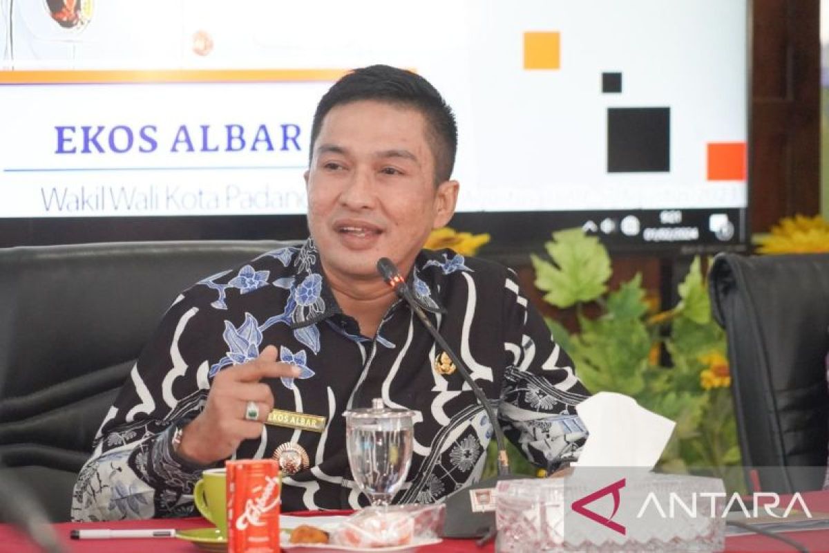 Diskusi Pelayanan Publik Bersama Ombudsman RI, Ekos Albar : Padang ...