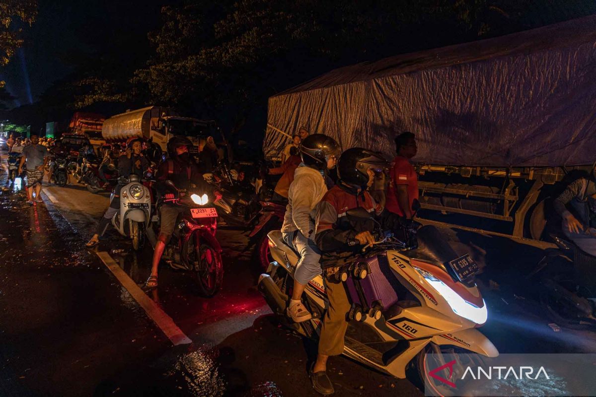 Banjir akibatkan jalur Pantura Demak-Kudus terputus - ANTARA News