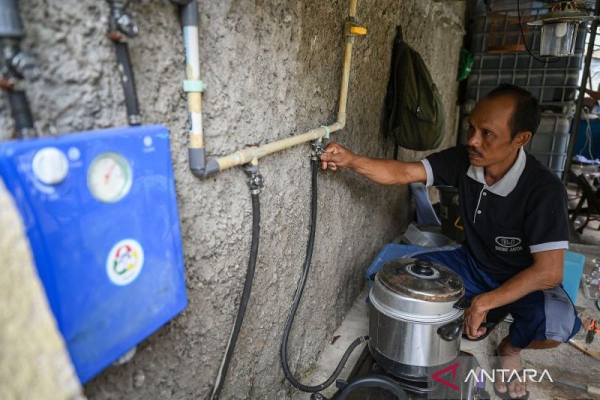 Pemanfaatan limbah kotoran ternak jadi energi biogas - ANTARA News
