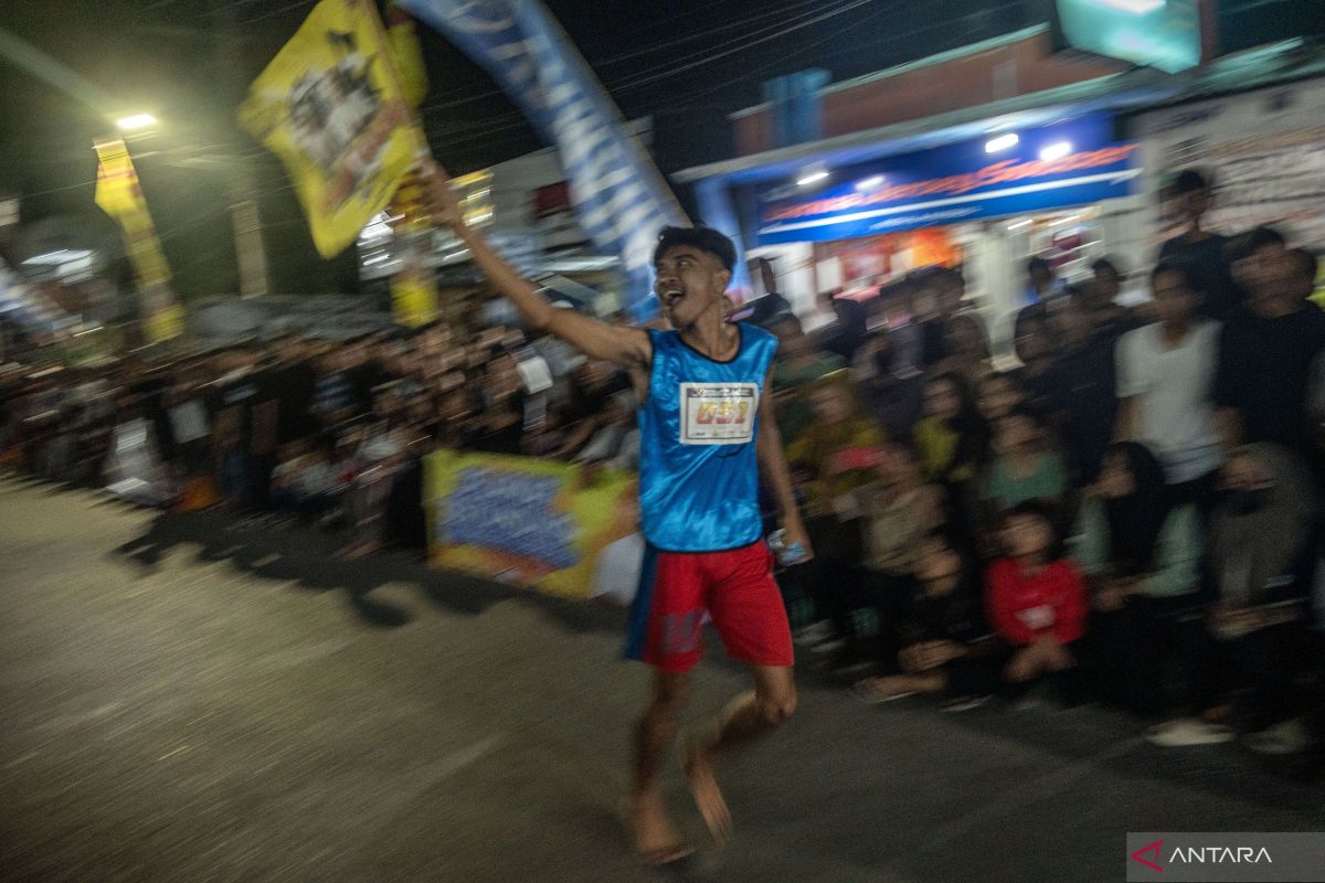 Balap lari tradisional Pangova di Palu - ANTARA News