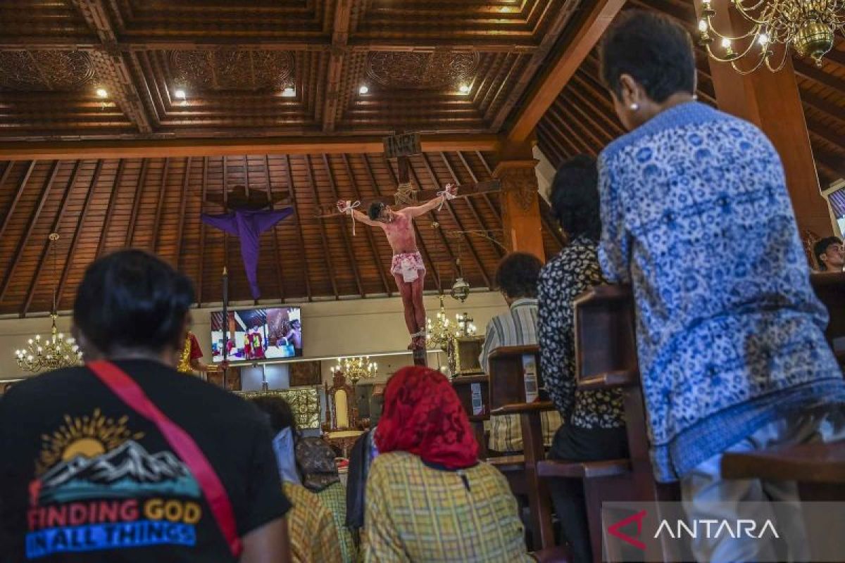 Prosesi Jalan Salib pada perayaan Tri Hari Suci Paskah - ANTARA News