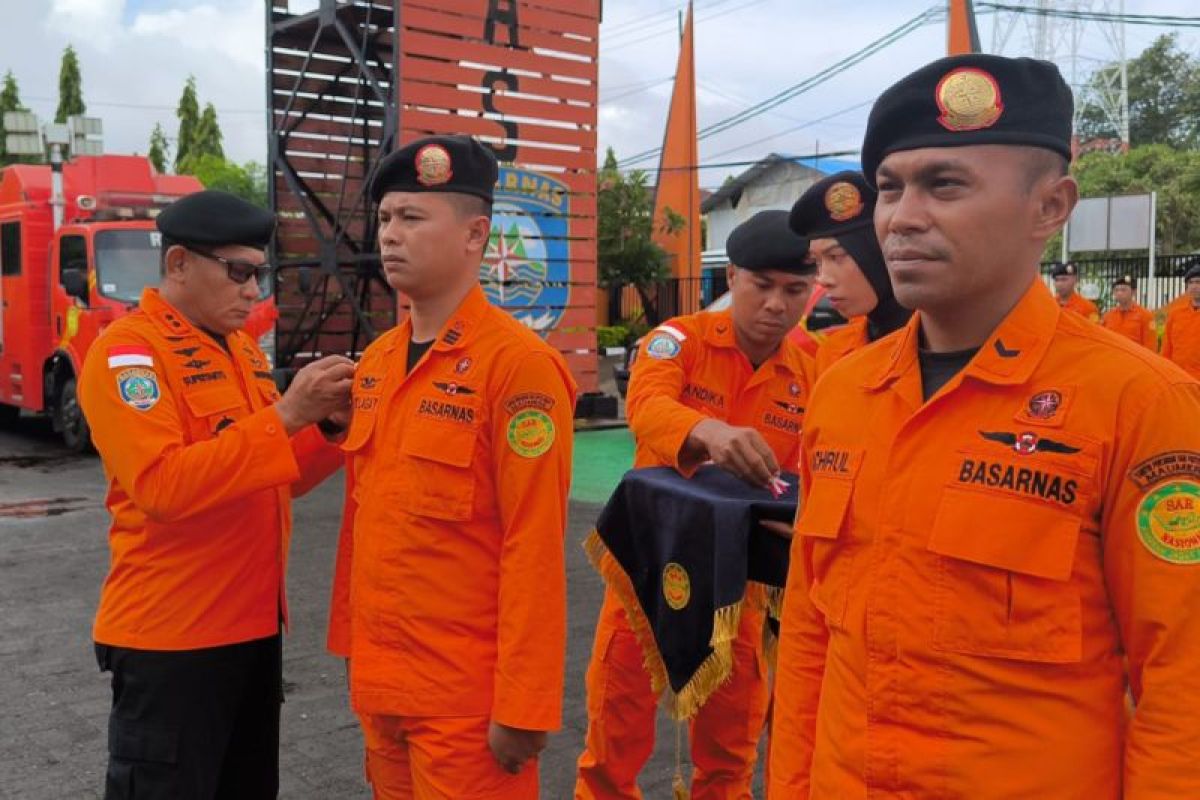 Basarnas Maumere kerahkan 69 personel siaga SAR khusus Lebaran - ANTARA ...