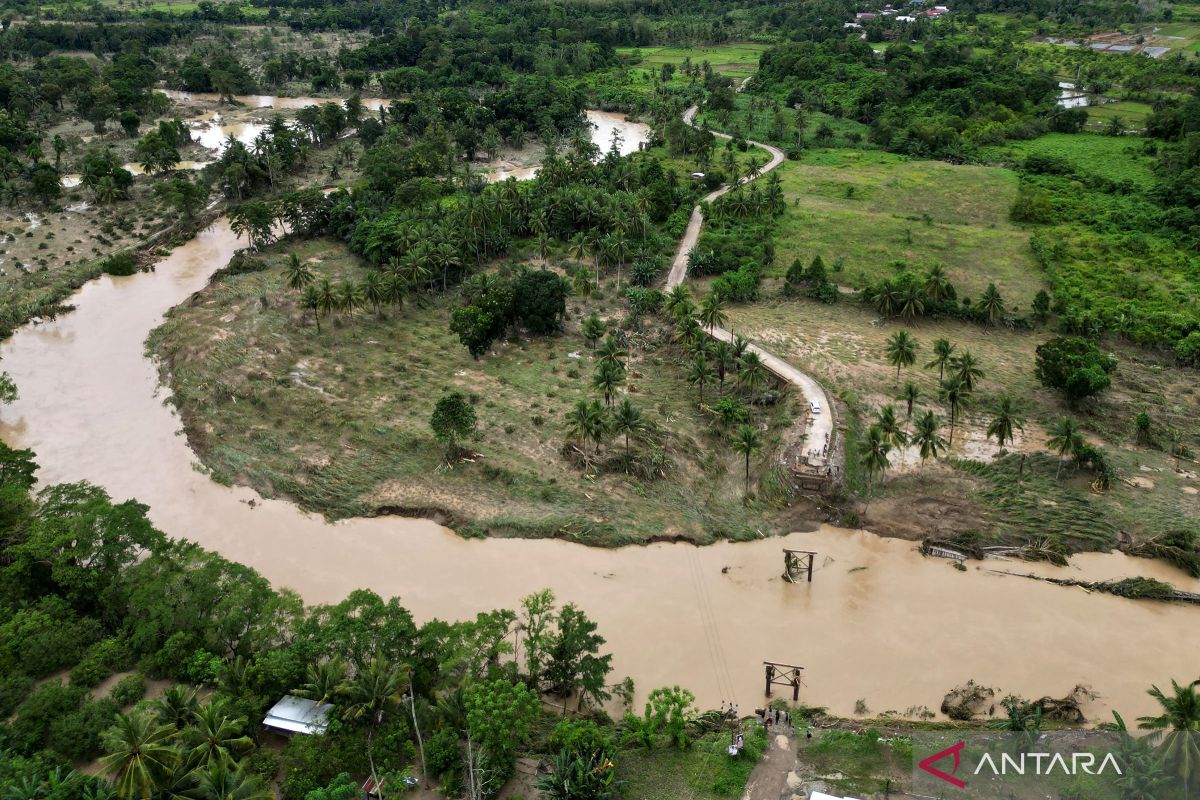 Jembatan di Sidrap ambruk terdampak banjir bandang - ANTARA News